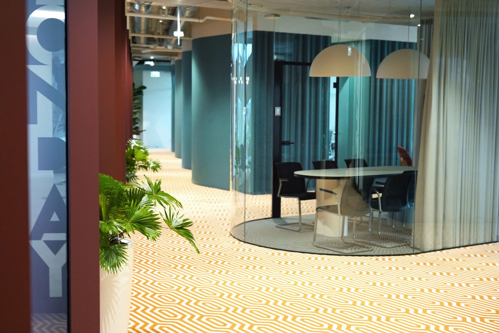 Monday Office – a new office hotel adapted for safe operation opens