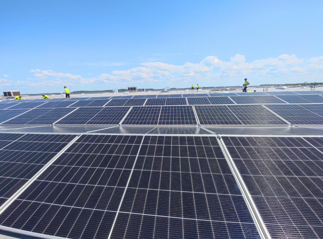 Galingiausia Baltijos šalyse saulės elektrinė ant stogo montuojama SBA ...